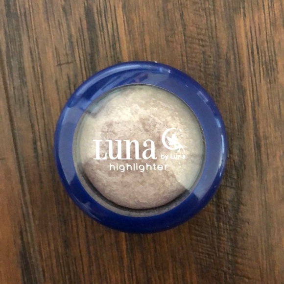 Makeup | Luna By Luna Highlighter | Poshmark
